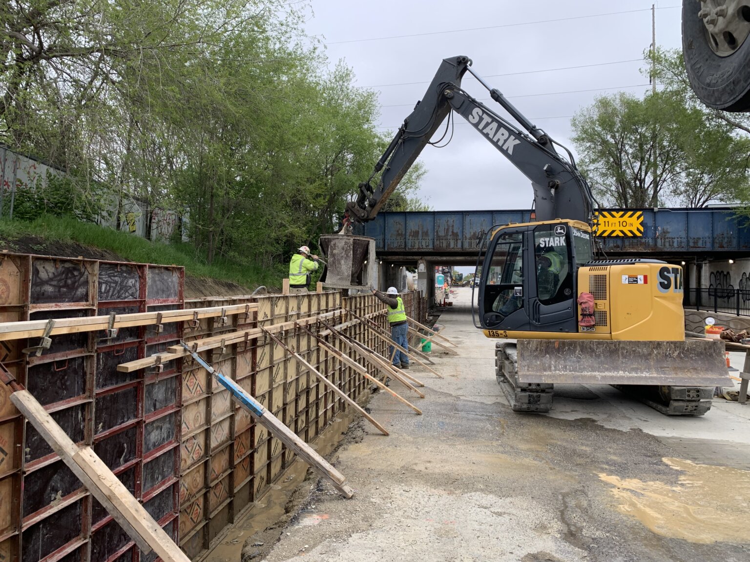 Sheet Piling/Shoring – Stark Excavating, Inc.